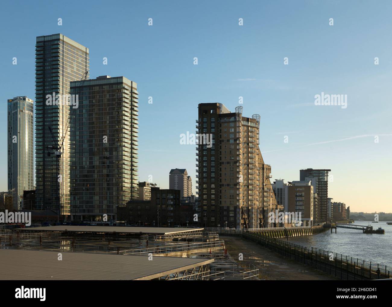 Cascades, Westferry Road, Isle of Dogs, Tower Hamlets, London, 2017 ...