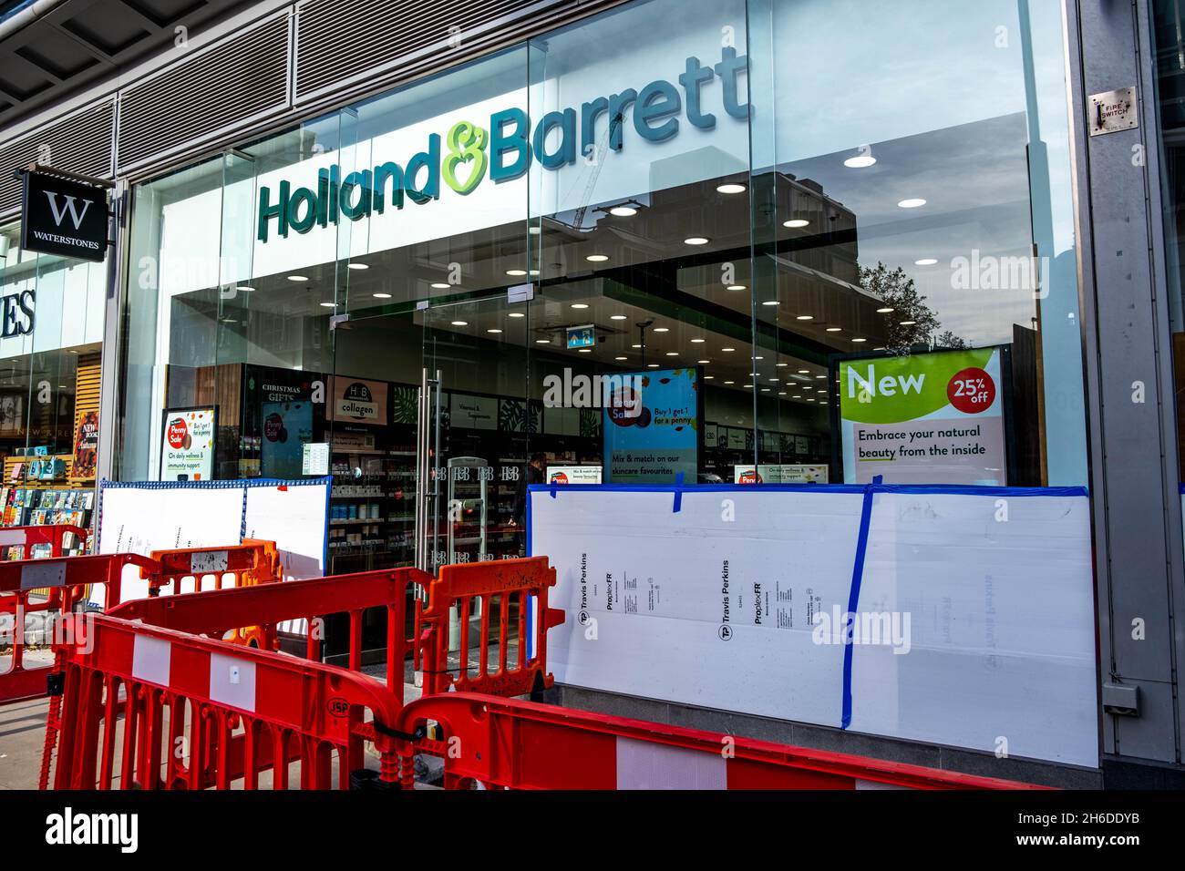 Holland and barrett logo hi-res stock photography and images - Alamy
