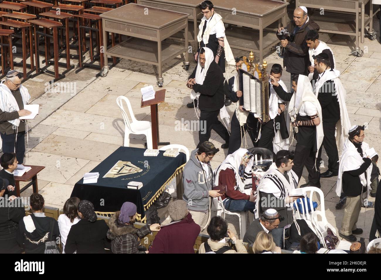 Holy torah hi-res stock photography and images - Alamy