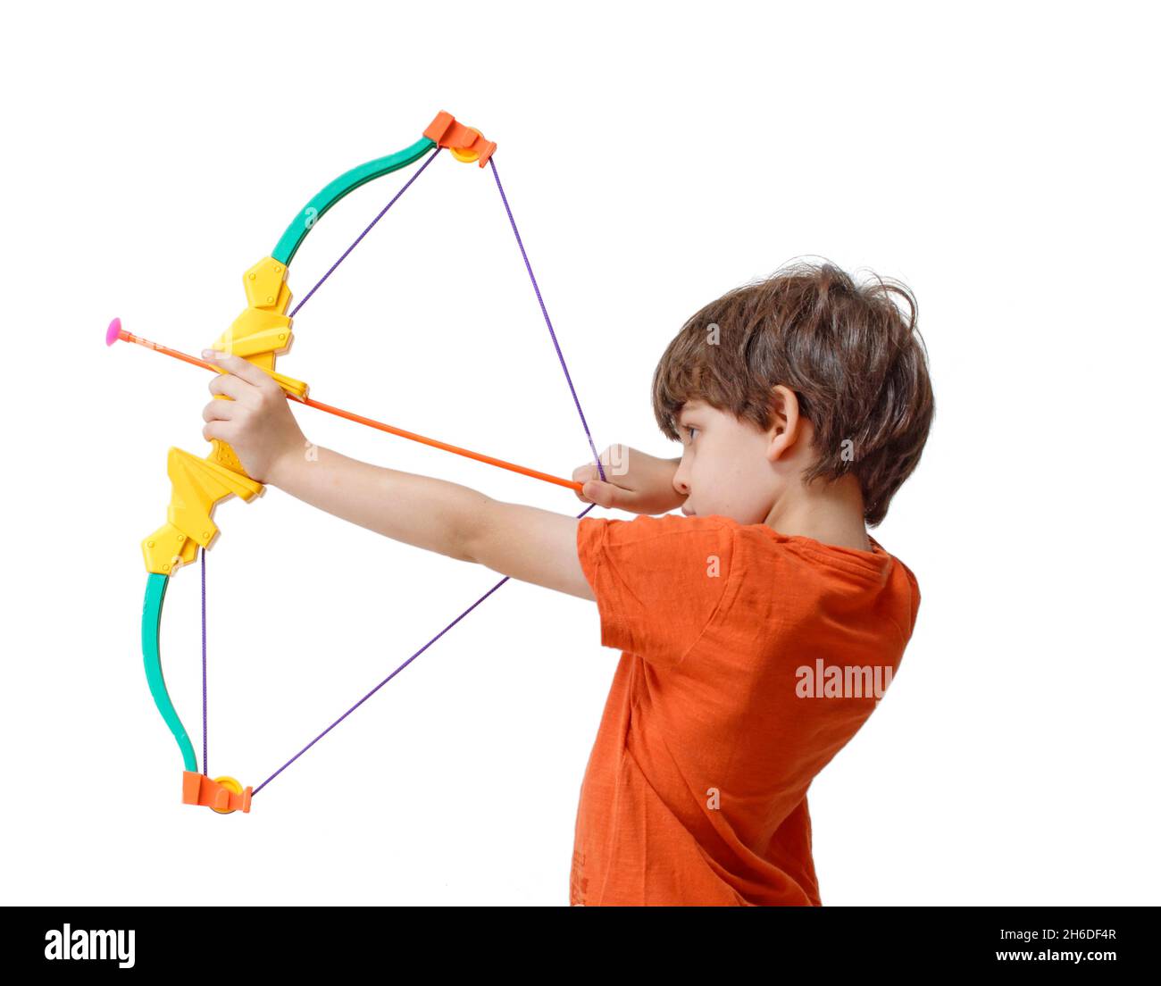 Boy bow arrow hi-res stock photography and images - Alamy
