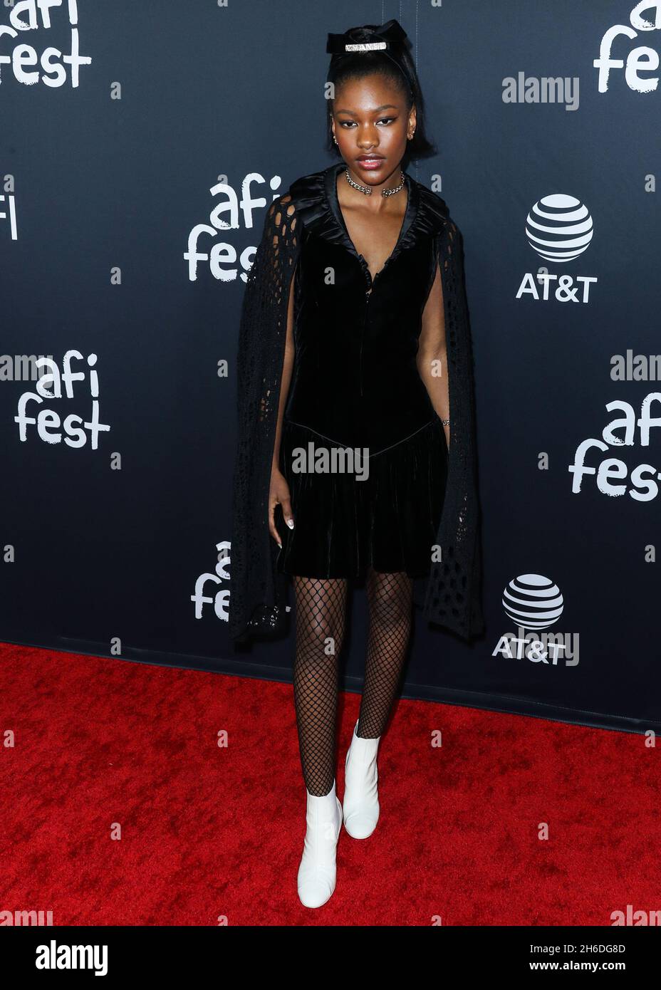 HOLLYWOOD, LOS ANGELES, CALIFORNIA, USA - NOVEMBER 14: Actress Demi ...