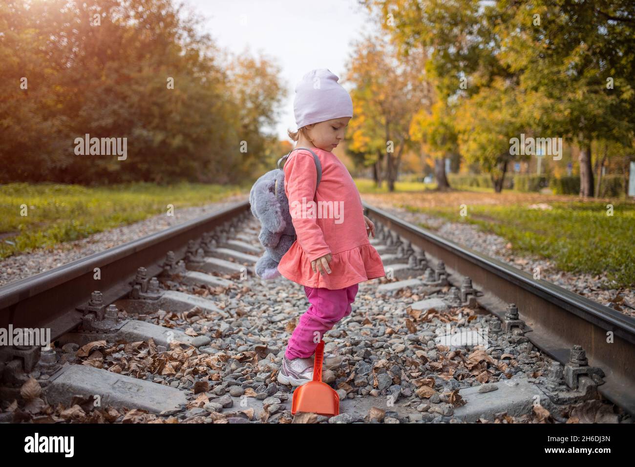 Child danger railway portrait hi-res stock photography and images - Alamy