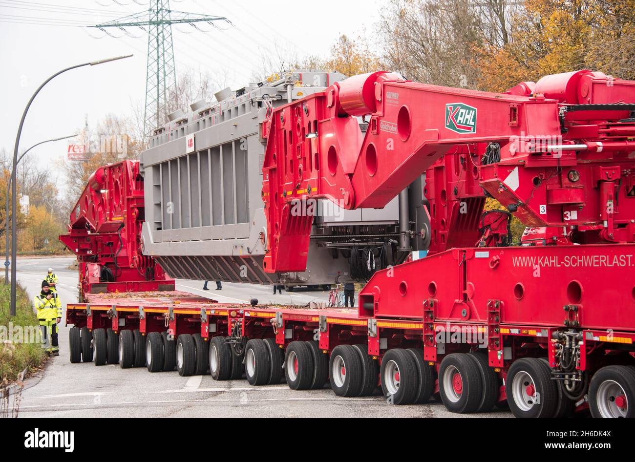 News transport transformer hi-res stock photography and images - Alamy