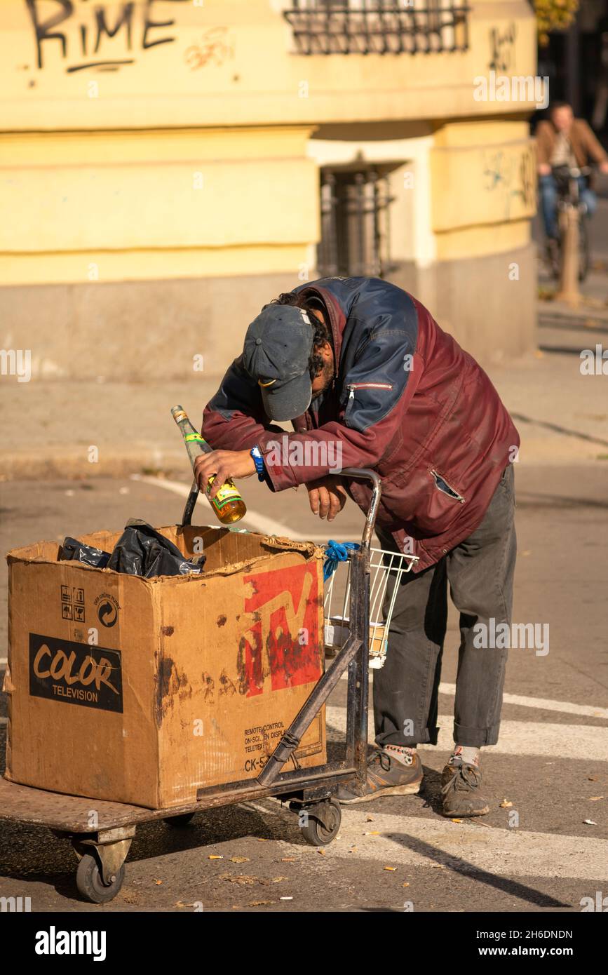 Romani cart hi-res stock photography and images - Alamy