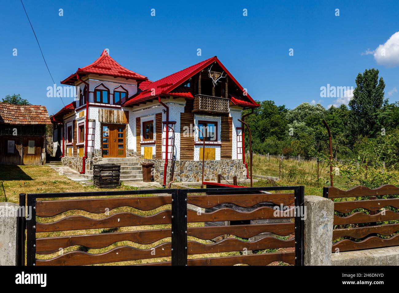 Romania houses hi-res stock photography and images - Alamy