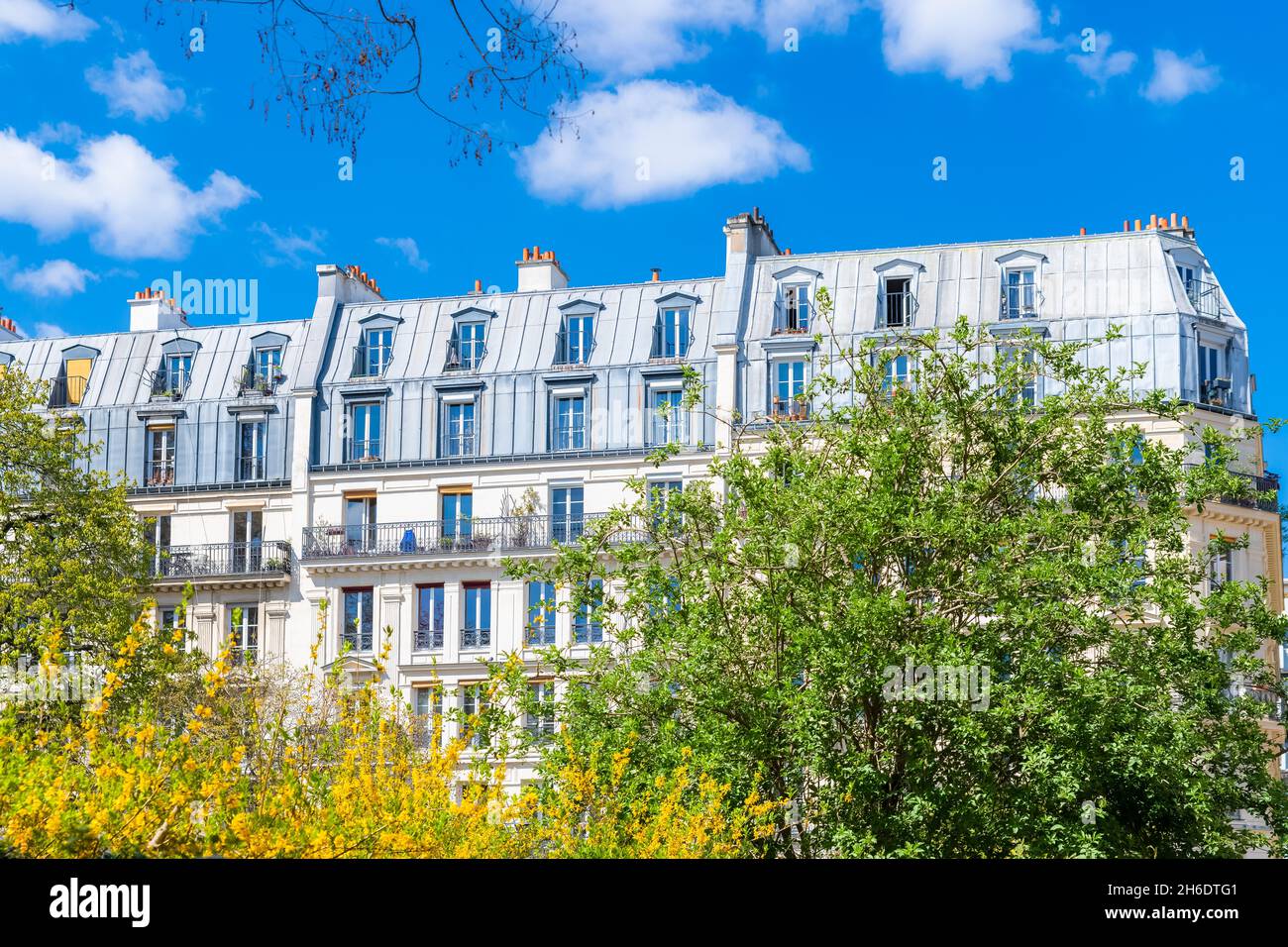 Paris, beautiful buildings, avenue de la Republique in the 11e district Stock Photo - Alamy