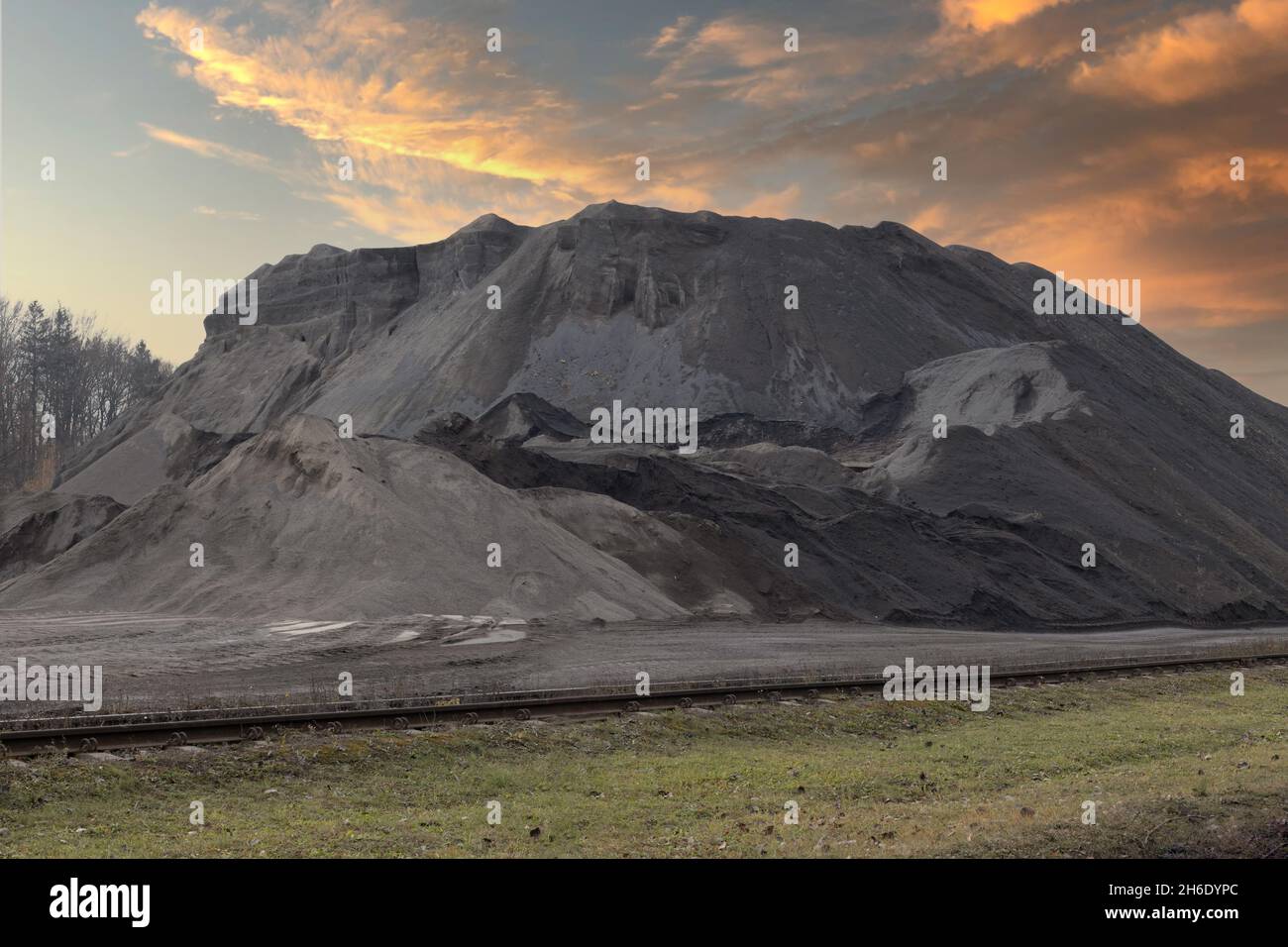 Black basalt building hi-res stock photography and images - Alamy