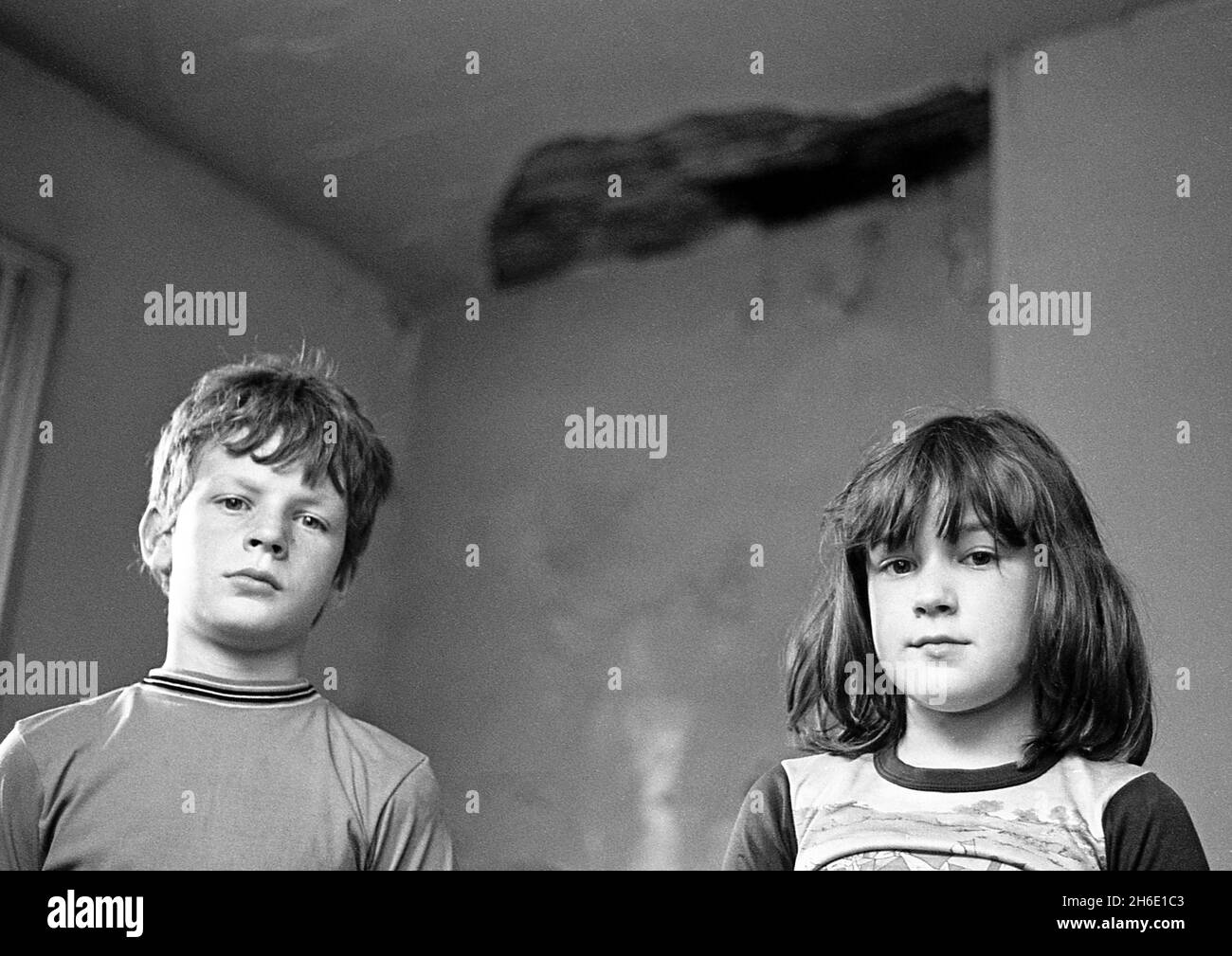 Poor children uk 1980s hi-res stock photography and images - Alamy