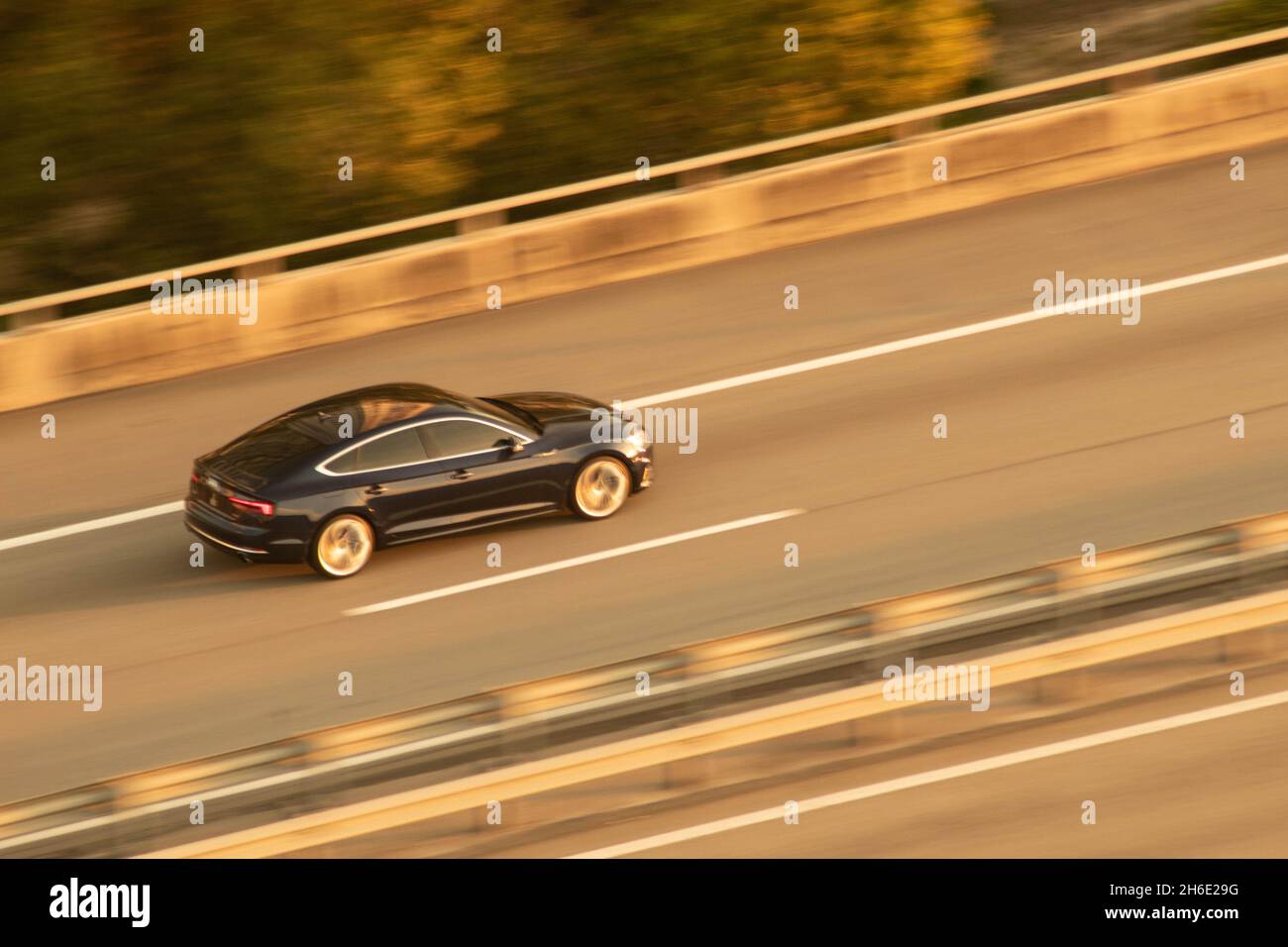 Car expressway hi-res stock photography and images - Alamy