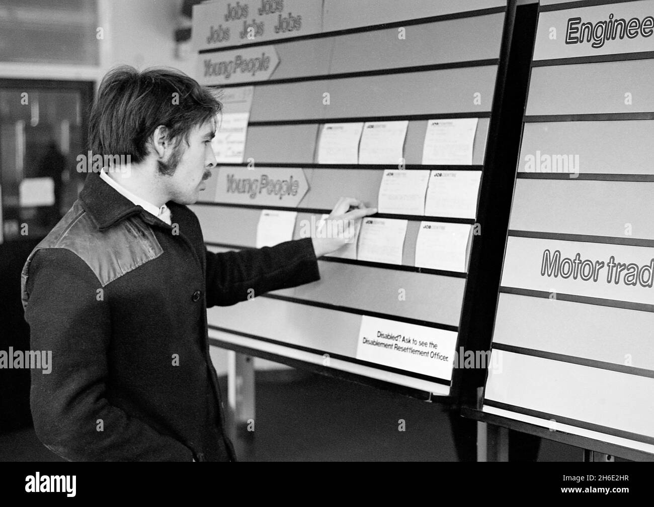 Unemployment uk 1980s hi-res stock photography and images - Alamy