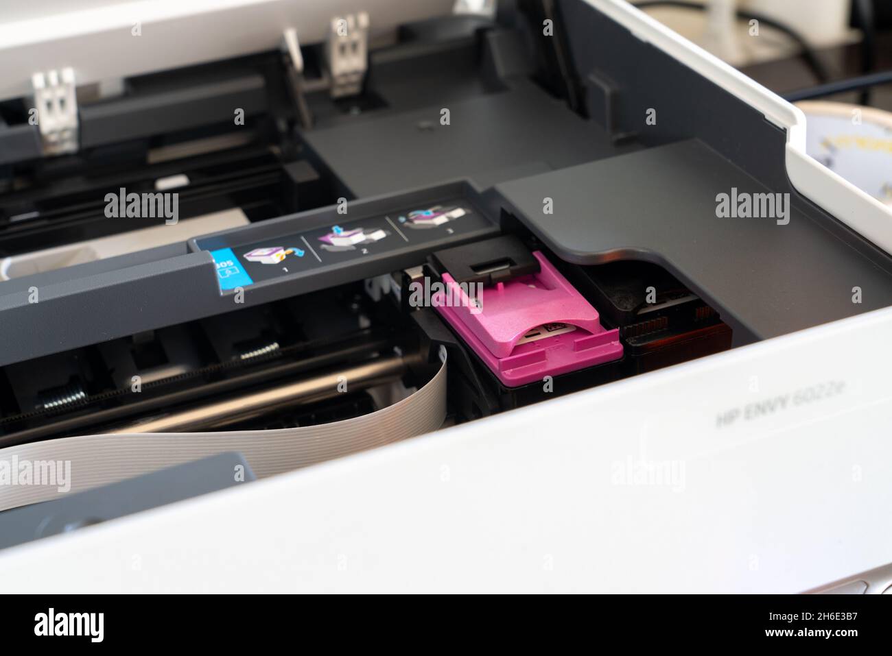 Hp envy 6000 hi-res stock photography and images - Alamy