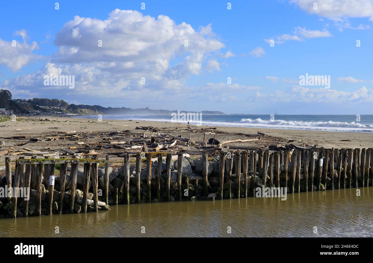 A beautiful winter afternoon at the Seacliff State Beach, Aptos CA ...