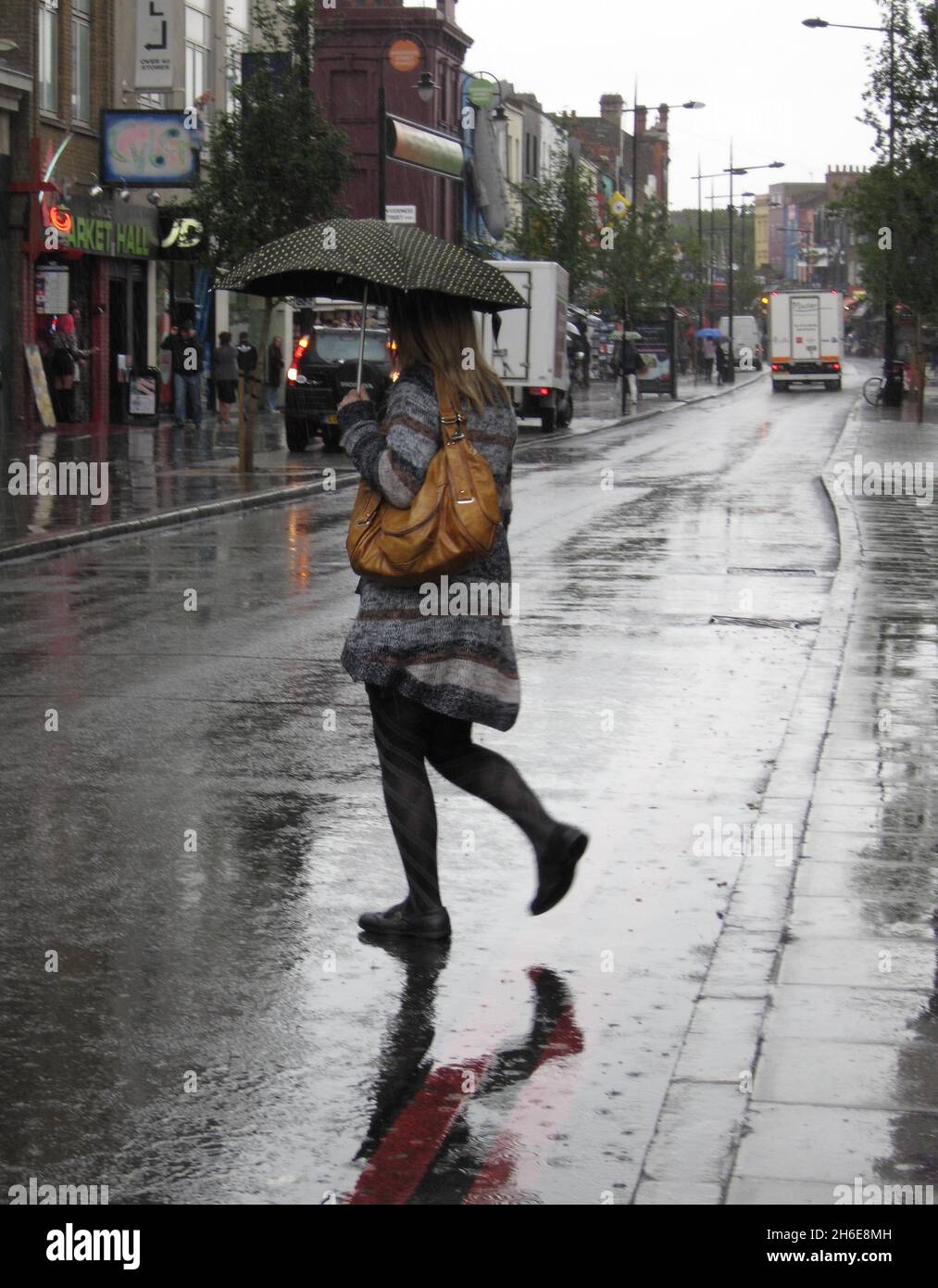 Wet weather in london hi-res stock photography and images - Alamy
