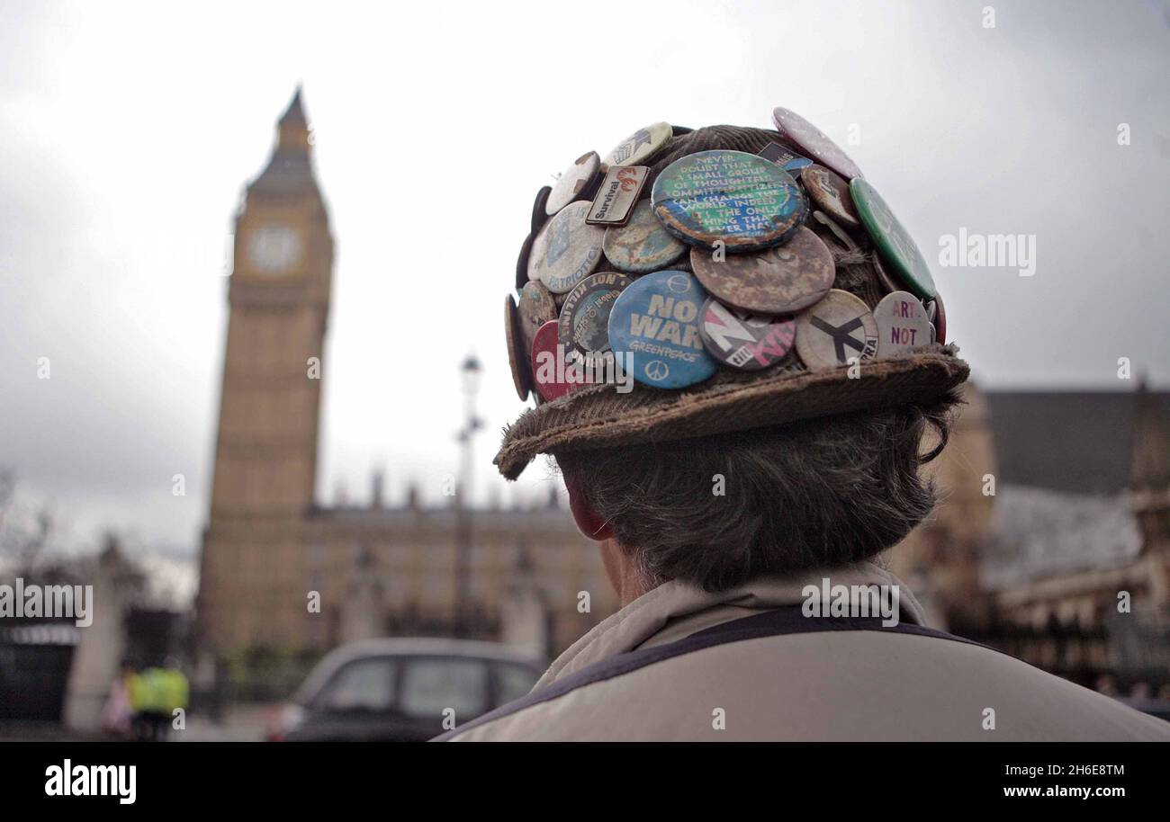 Brianhaw tv hi-res stock photography and images - Alamy