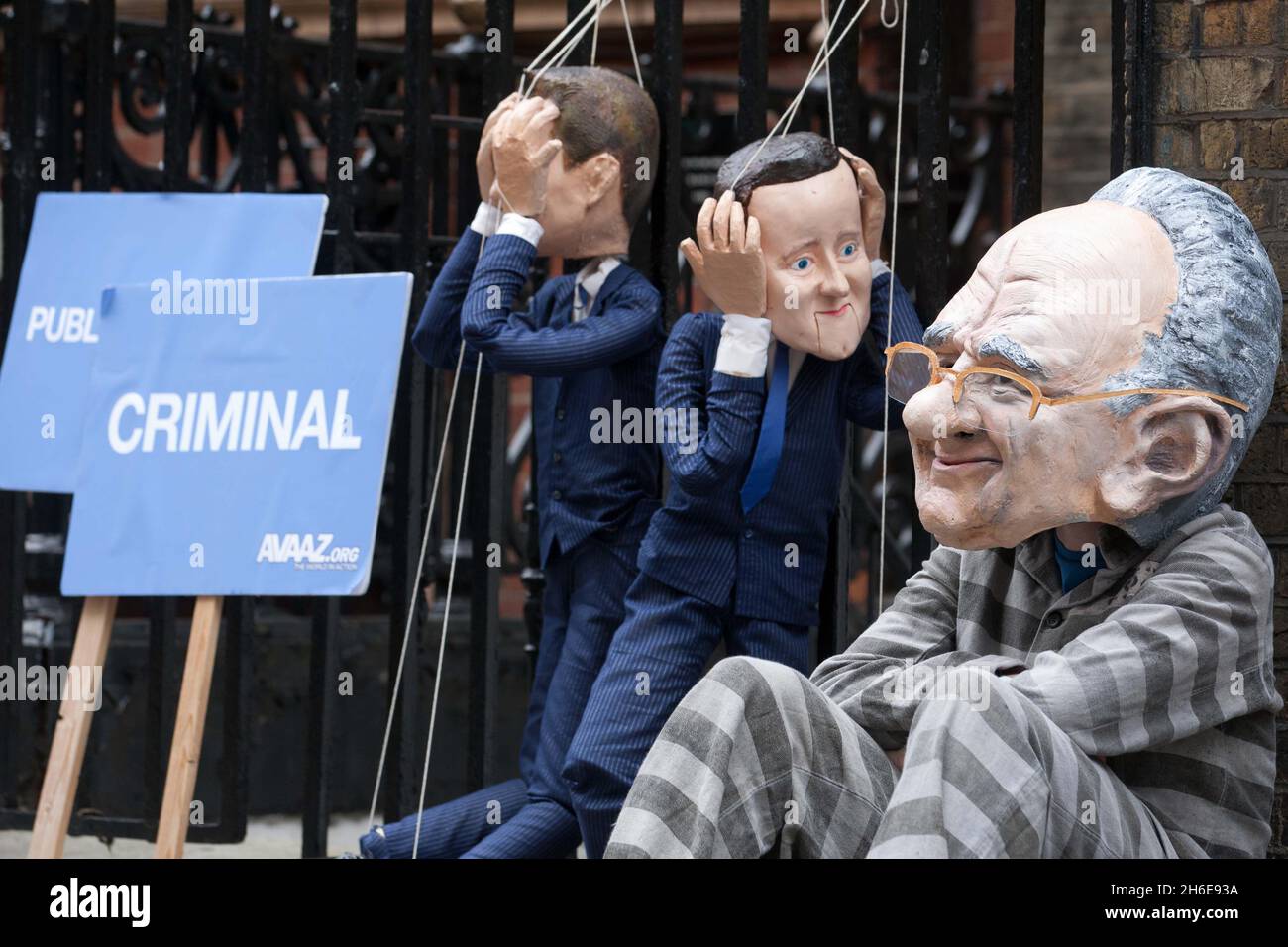 Flat puppets hi-res stock photography and images - Alamy