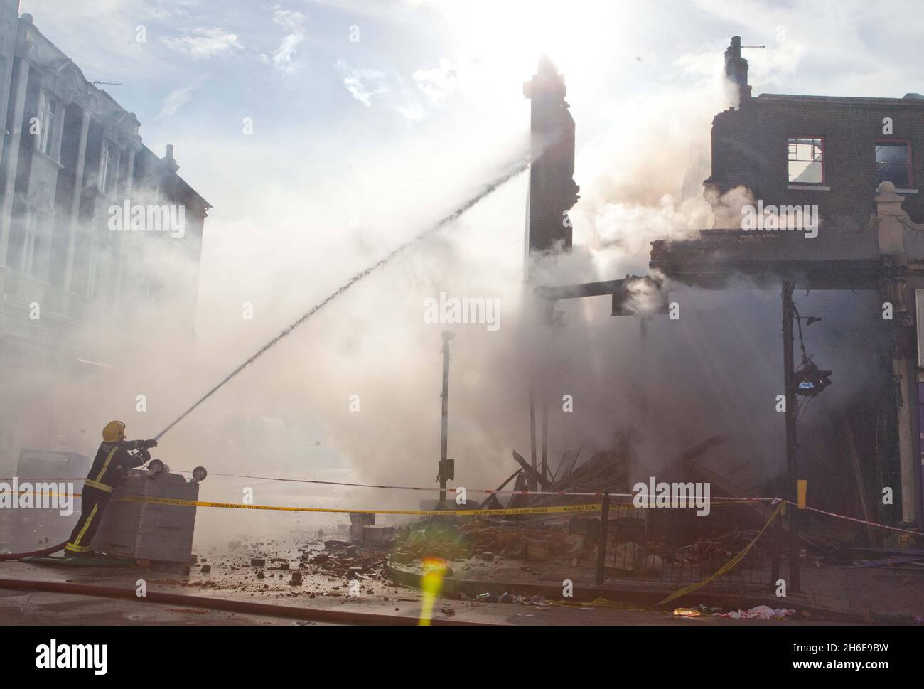 Tottenham fire hi-res stock photography and images - Alamy