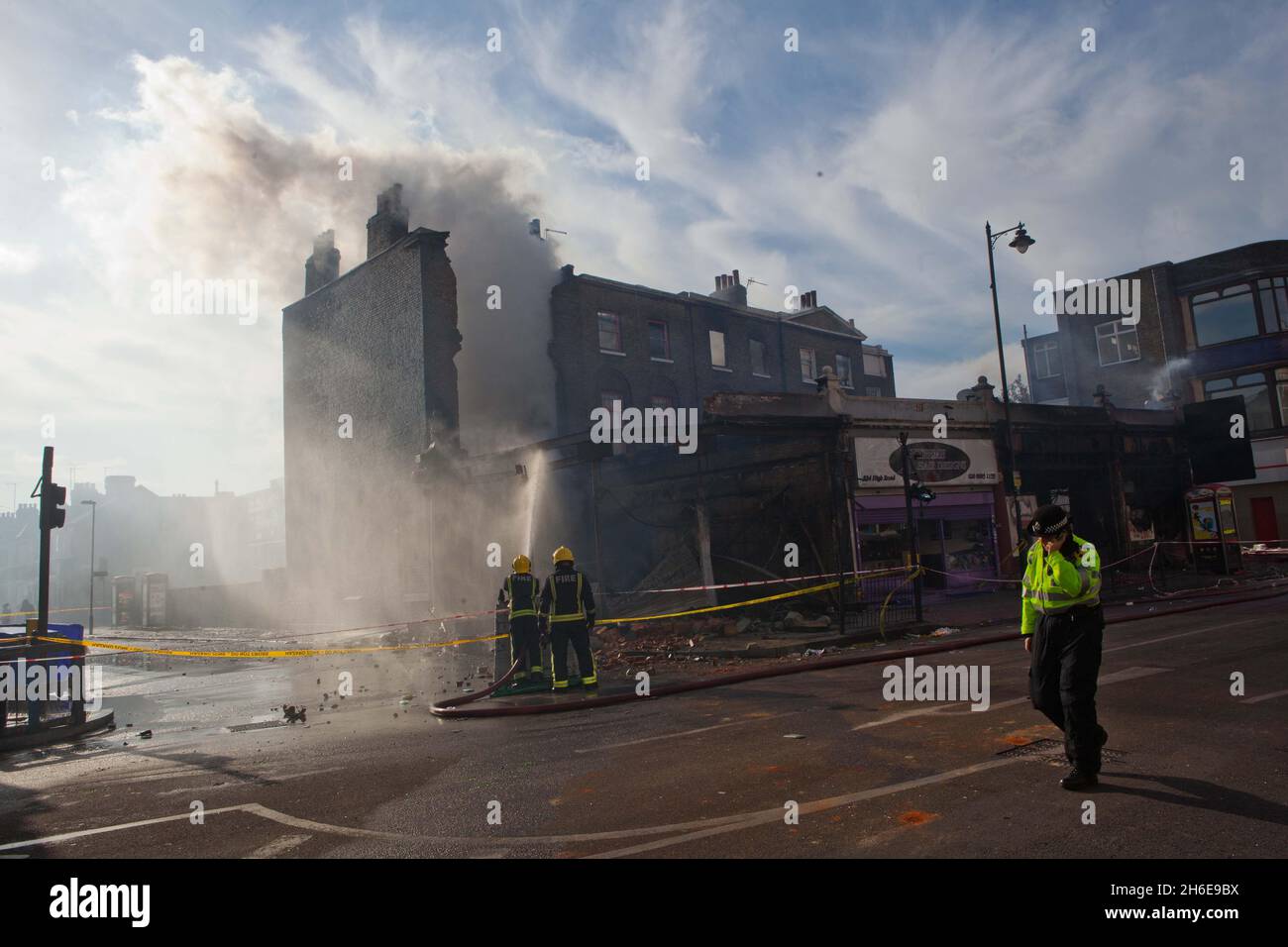 Tottenham fire hi-res stock photography and images - Alamy