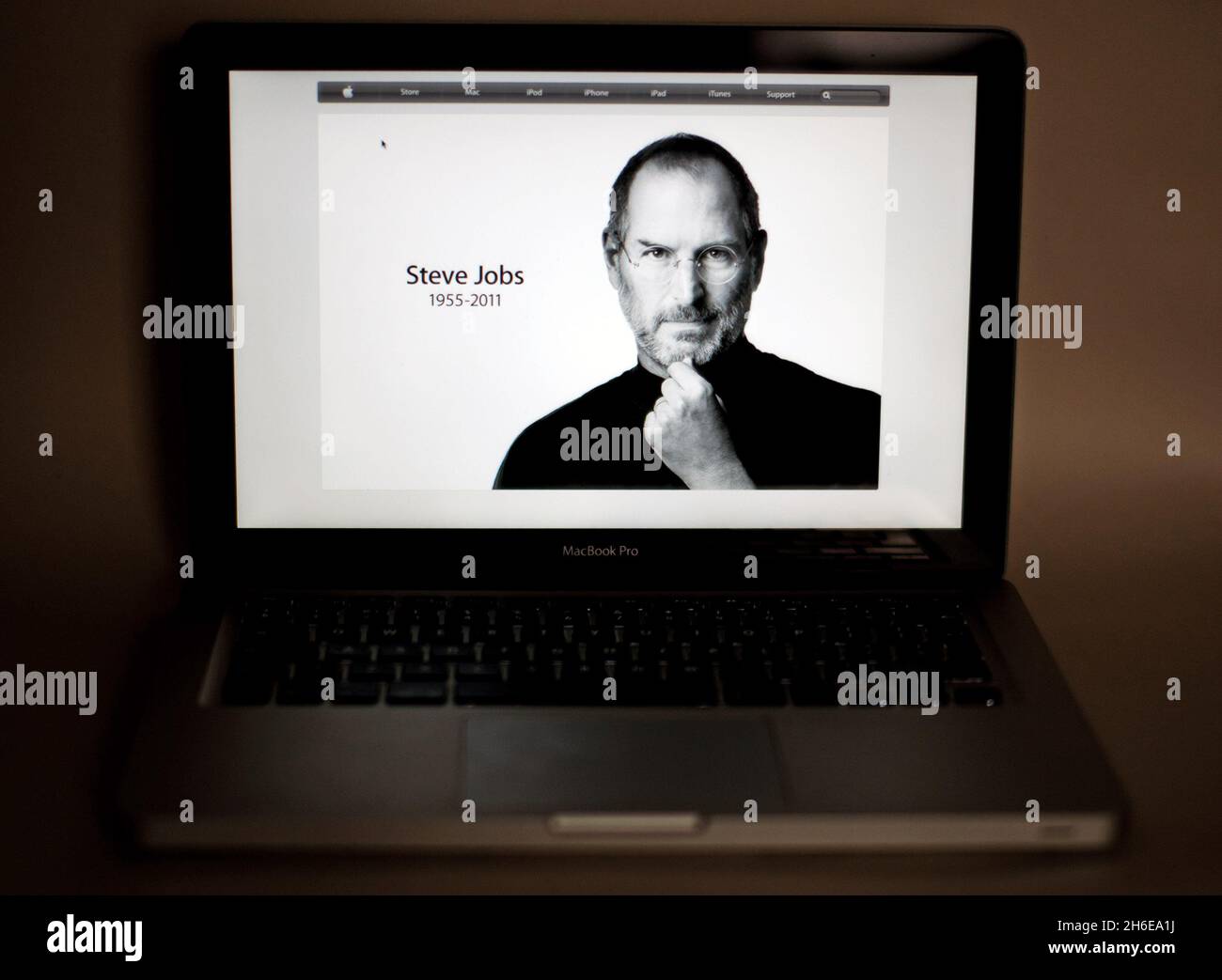 A tribute on the Apple website to the founder of Apple Steve Jobs who ...