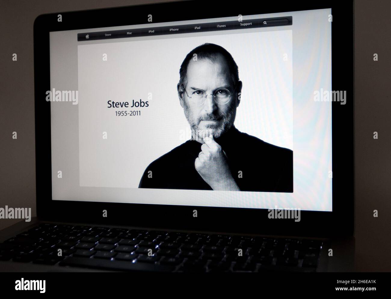A tribute on the Apple website to the founder of Apple Steve Jobs who ...
