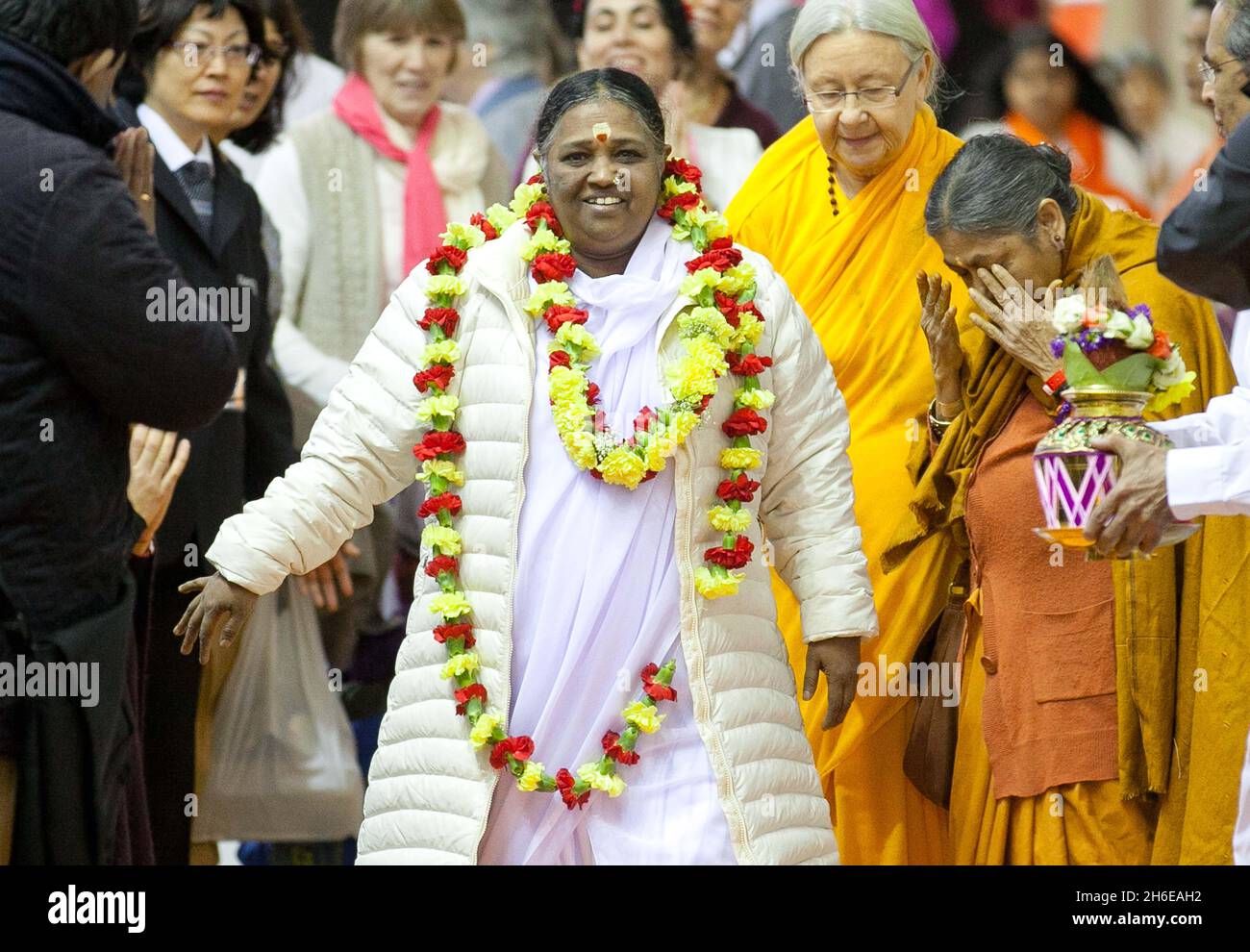 Amritanandamayi hi-res stock photography and images - Alamy