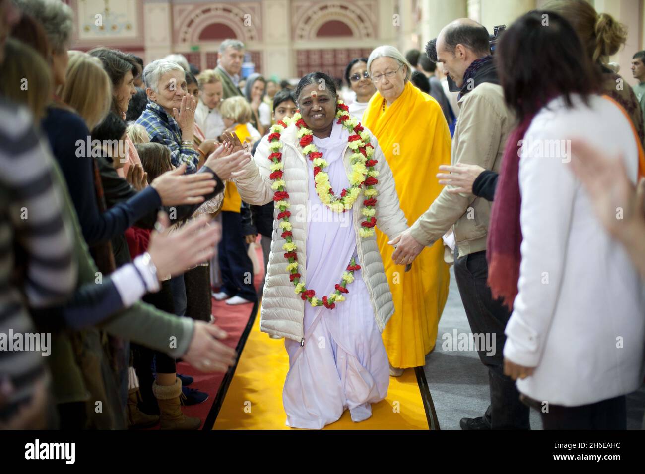 Amritanandamayi hi-res stock photography and images - Alamy