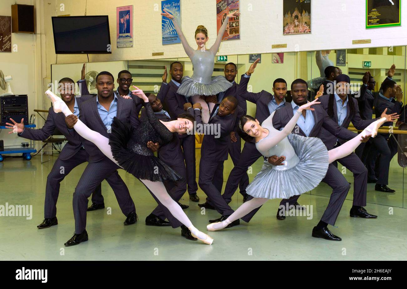 Flawless and dancers from The English National Ballet pose together at ...