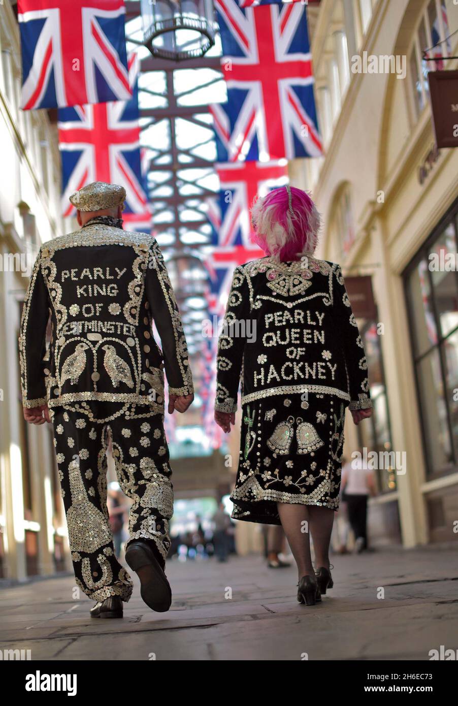 Ã’Pearly King of Westminster, David Hitchin, and the Pearly Queen of ...