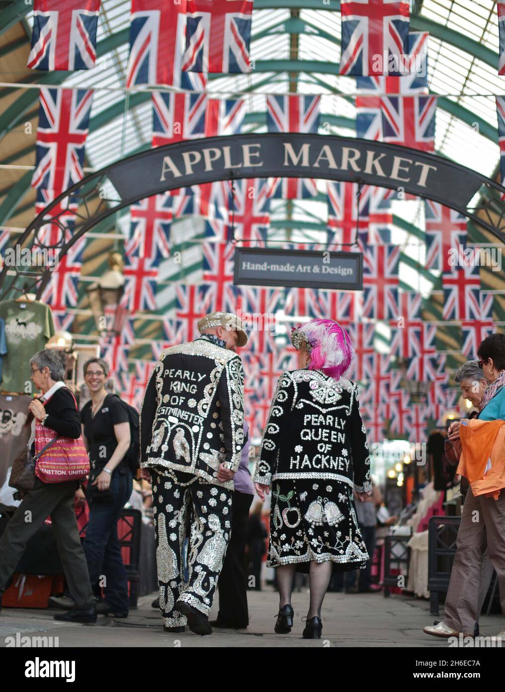 Ã’Pearly King of Westminster, David Hitchin, and the Pearly Queen of ...