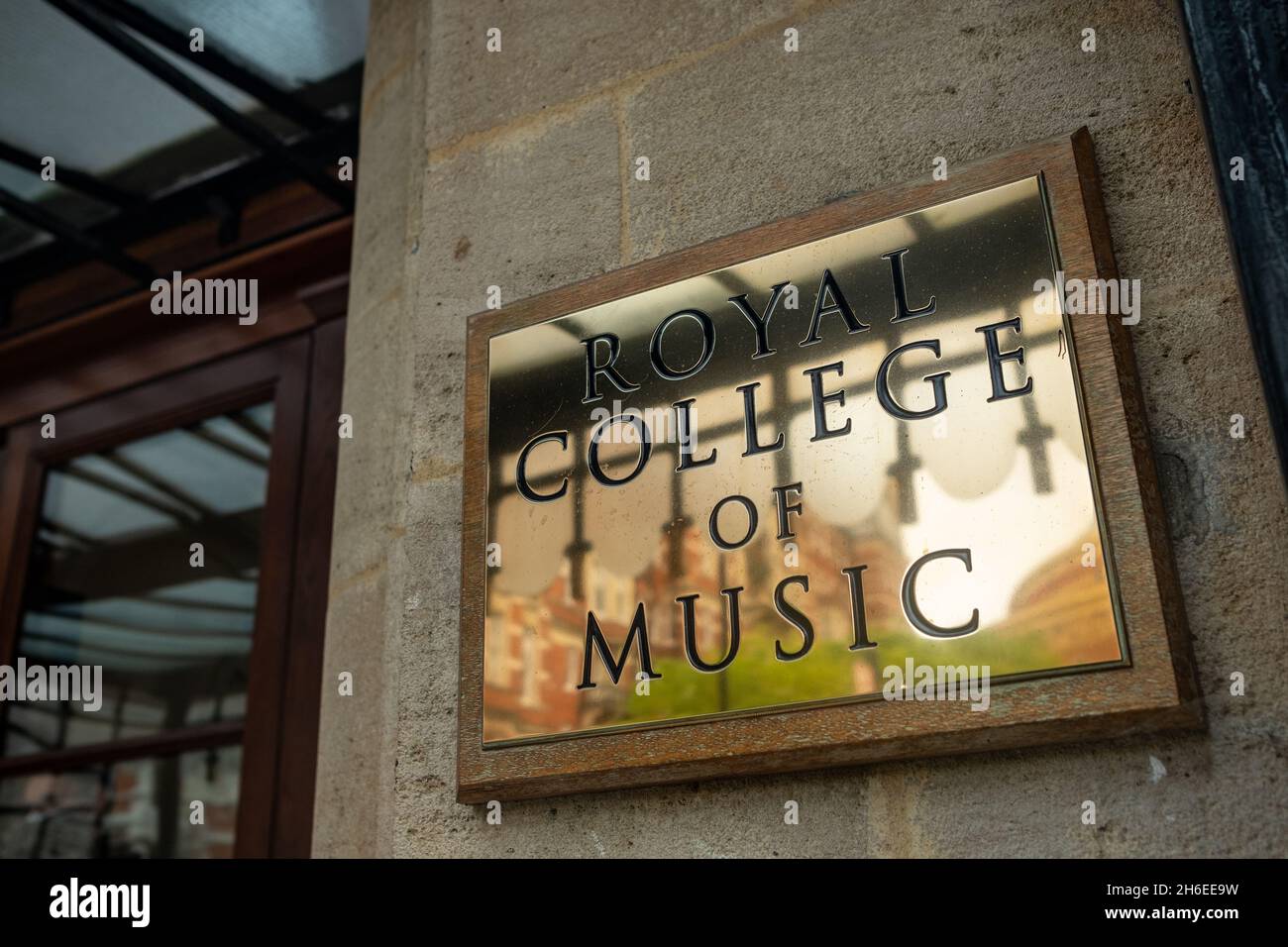 Royal college of london hi-res stock photography and images - Alamy