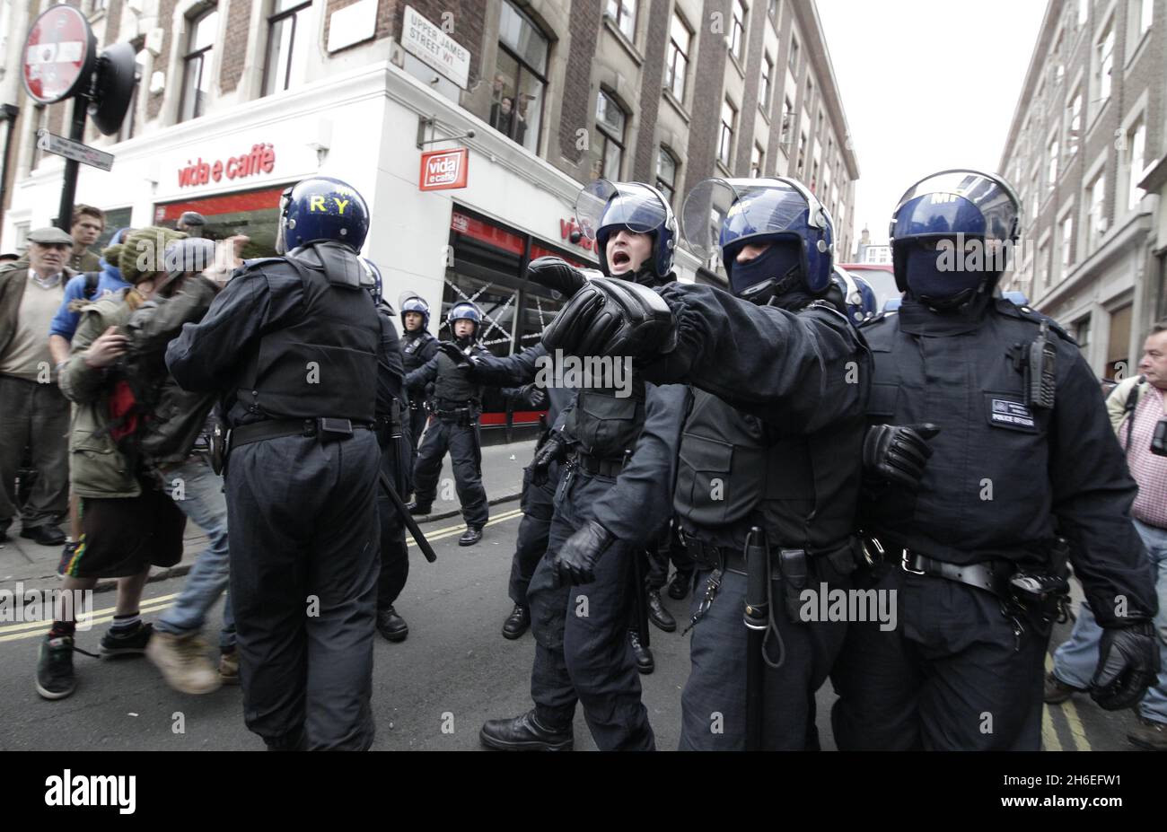 Riot police block hi-res stock photography and images - Alamy
