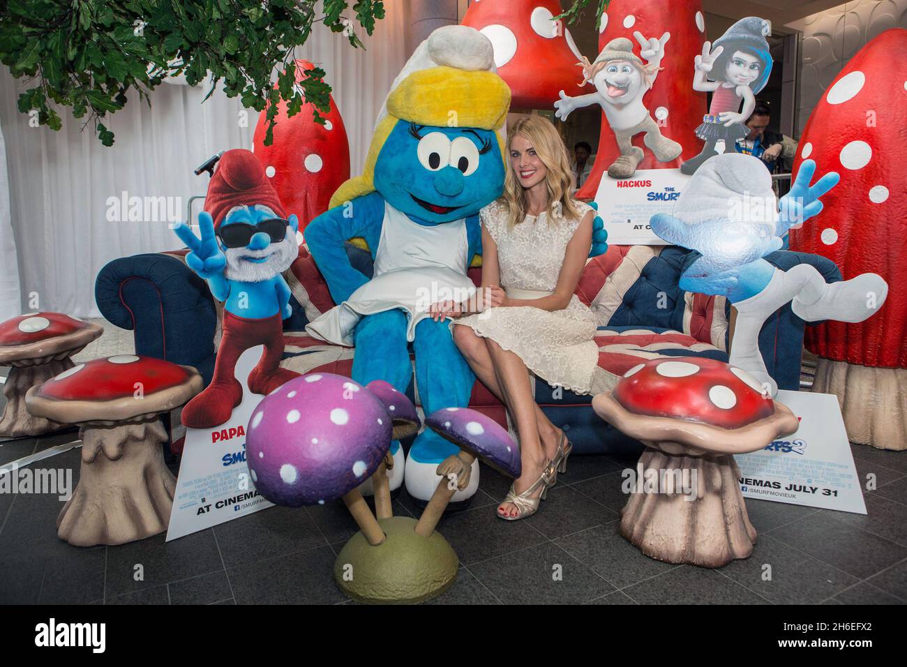 Donna Air celebrates the release of The Smurfs 2 and Global Smurf Day ...