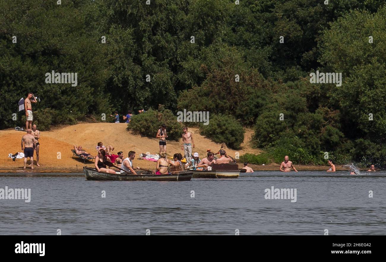 Hollow ponds boating hi-res stock photography and images - Alamy
