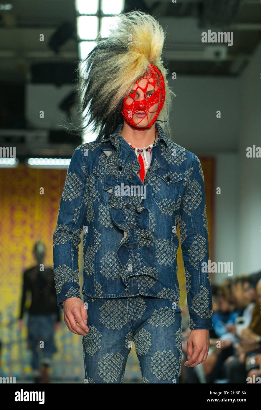Fashion show catwalk funny hi-res stock photography and images - Alamy
