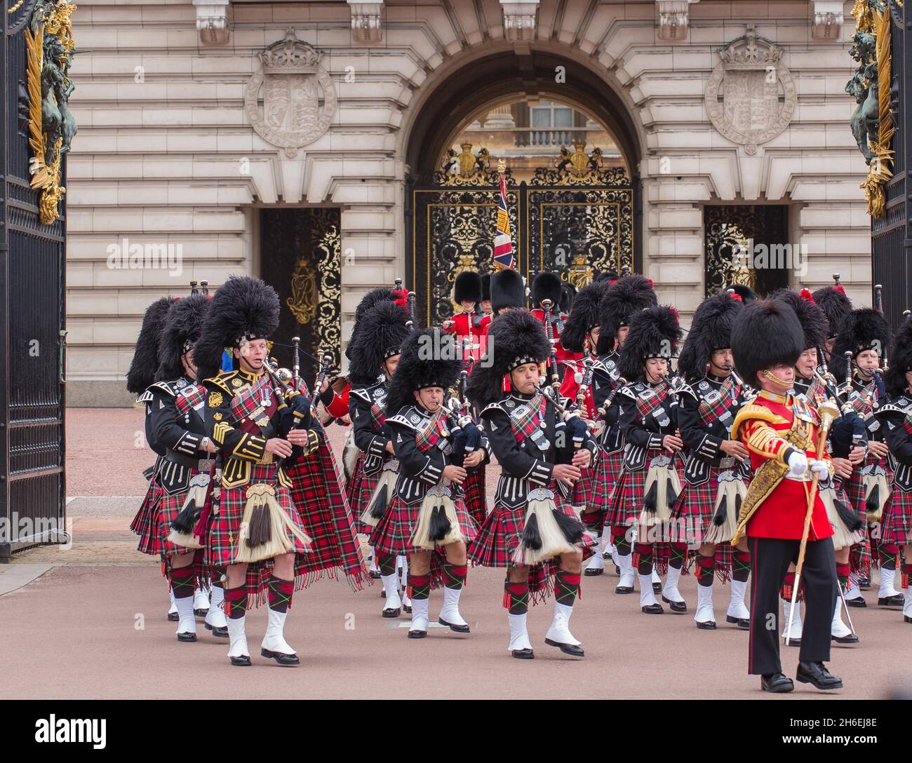 The Vancouver Police Pipe Band performed at the Changing of the Guard ...