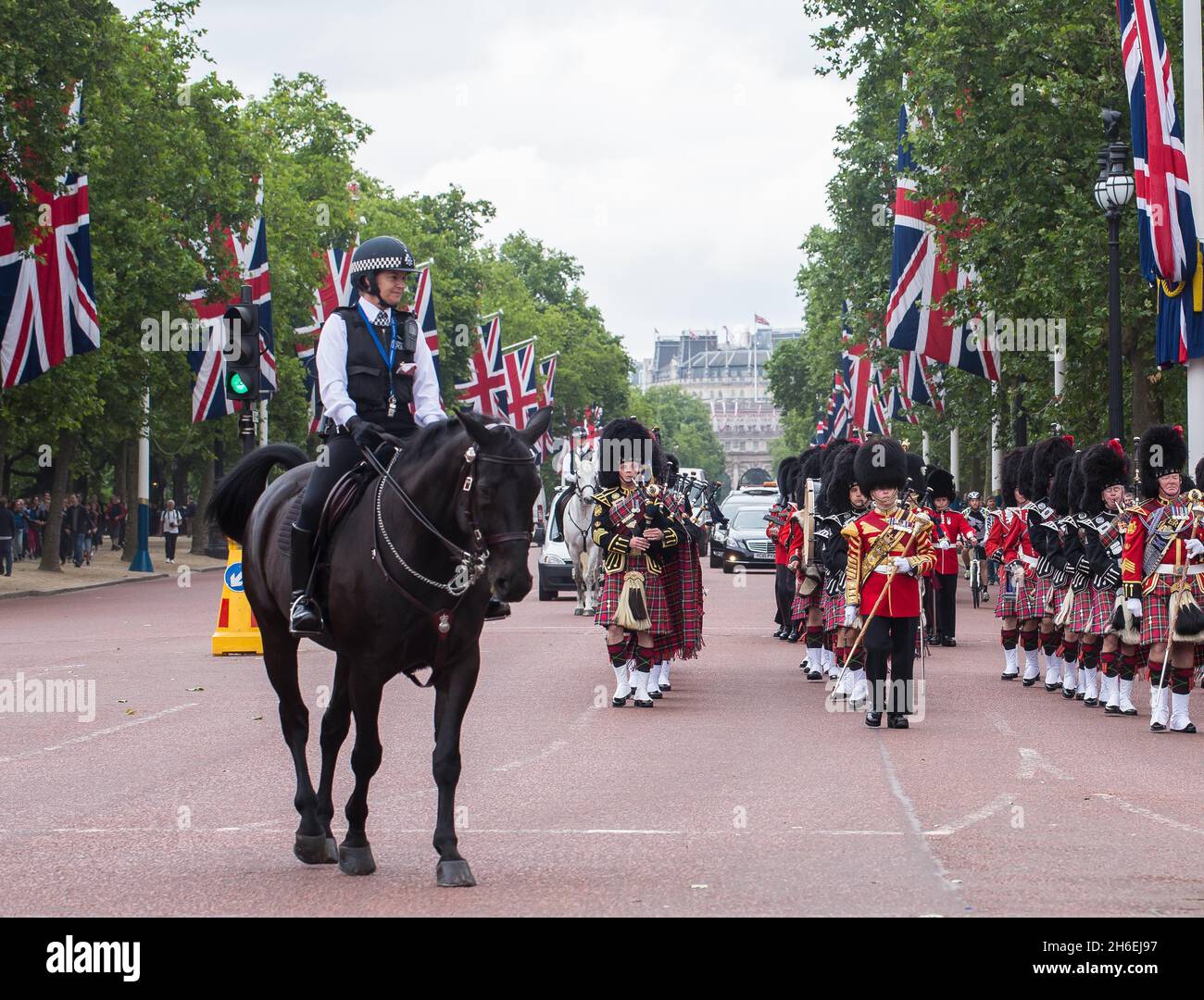 The Vancouver Police Pipe Band performed at the Changing of the Guard ...