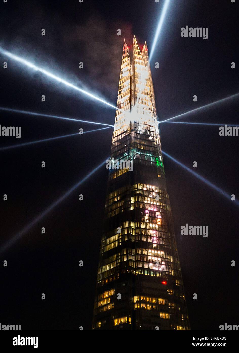 The Shard lights up to ring in 2015 with Western Europe's highest ...