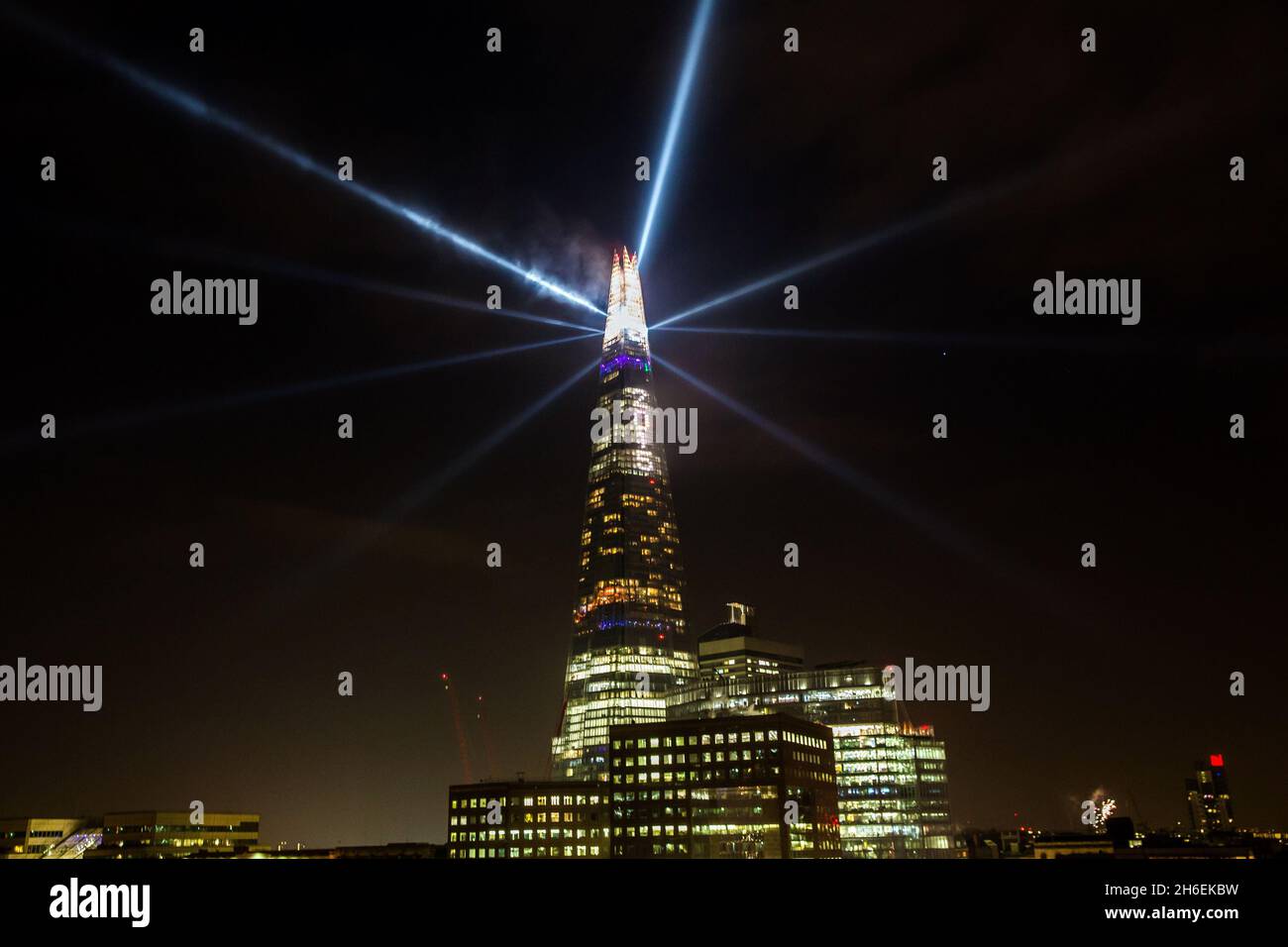 The Shard lights up to ring in 2015 with Western Europe's highest ...