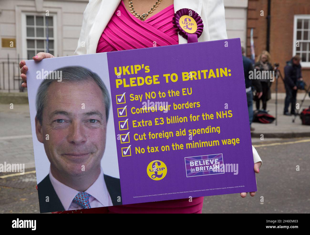 Nigel Farage kick starts his election campaign by launching a UKIP ...