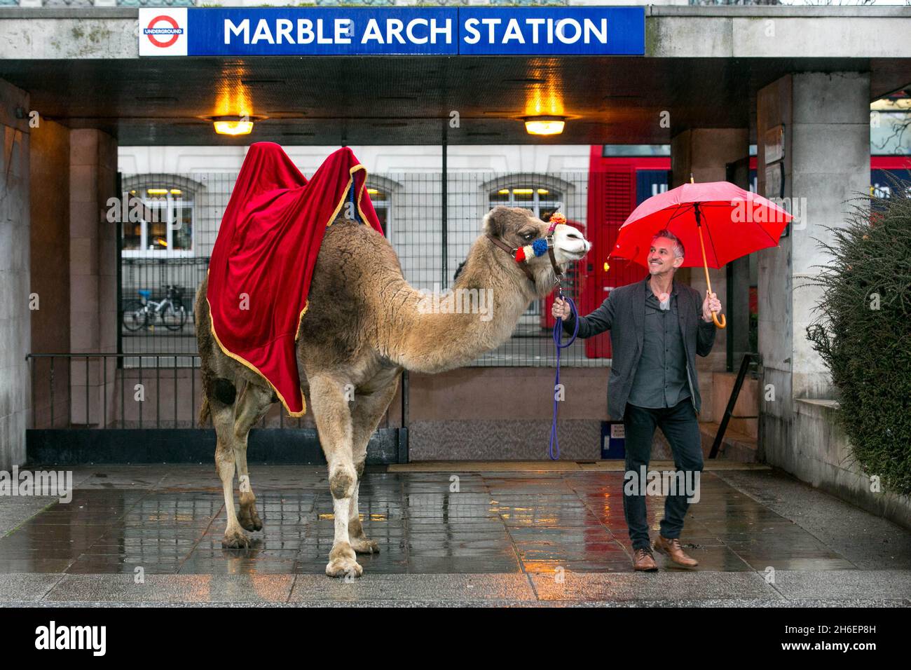 Walkers Crisps Gary Lineker High Resolution Stock Photography and ...