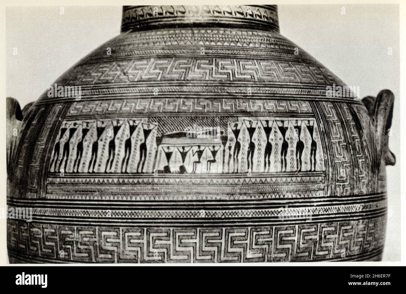 National Museum of Athens.Amphora from the Dipylon Stock Photo - Alamy