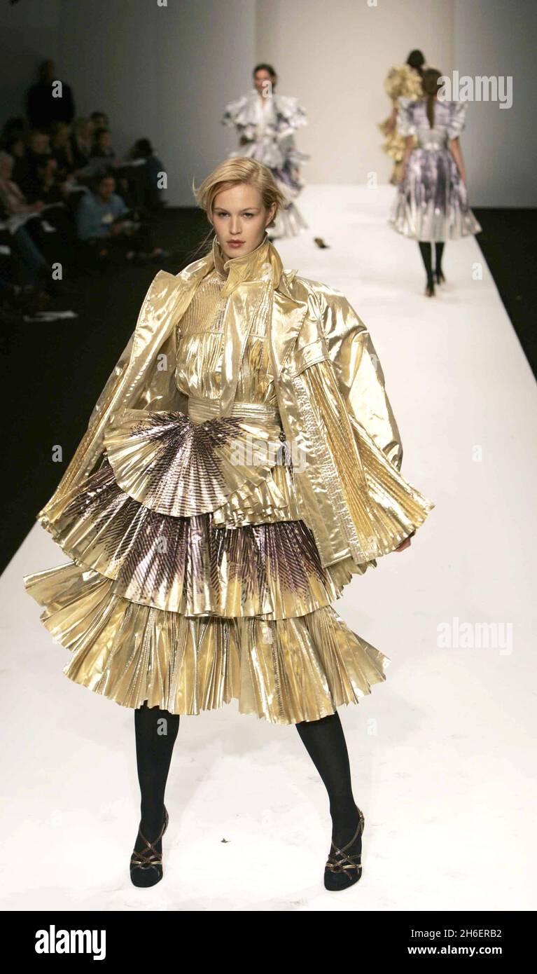 MA Catwalk show by student Lisa Pritchard of Central St Martin's School ...