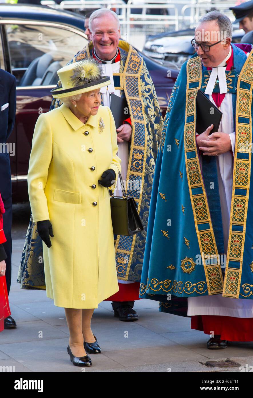 The Queen, Head of the Commonwealth arrives Stock Photo - Alamy
