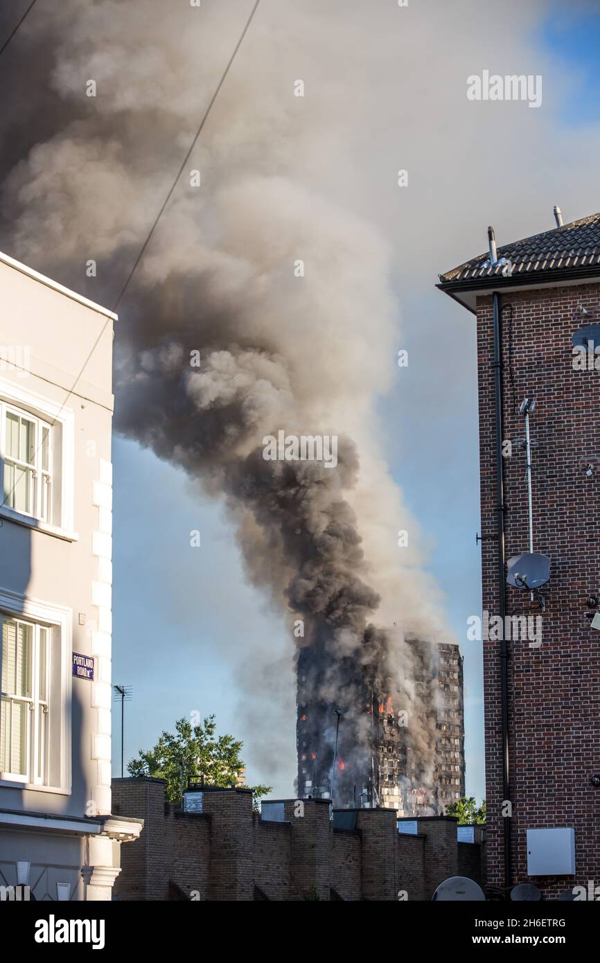 A view of Grenfell Tower on fire in White City, West London Stock Photo ...
