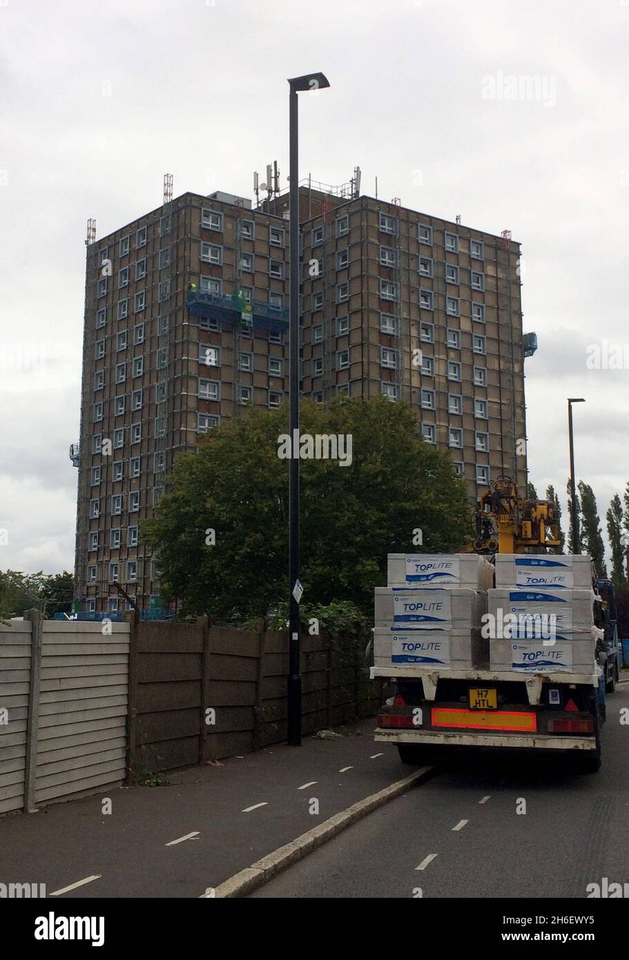 Cladding on Clements court in Hounslow has now been removed from the ...