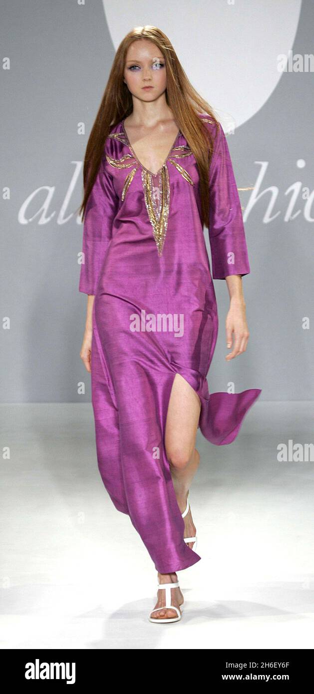 Very skinny model catwalk hi-res stock photography and images - Alamy