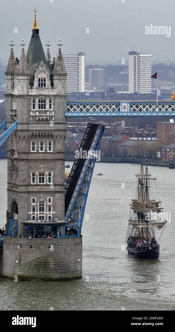 'The Zong' a replica 18th century wooden Slave ship sailed down the ...
