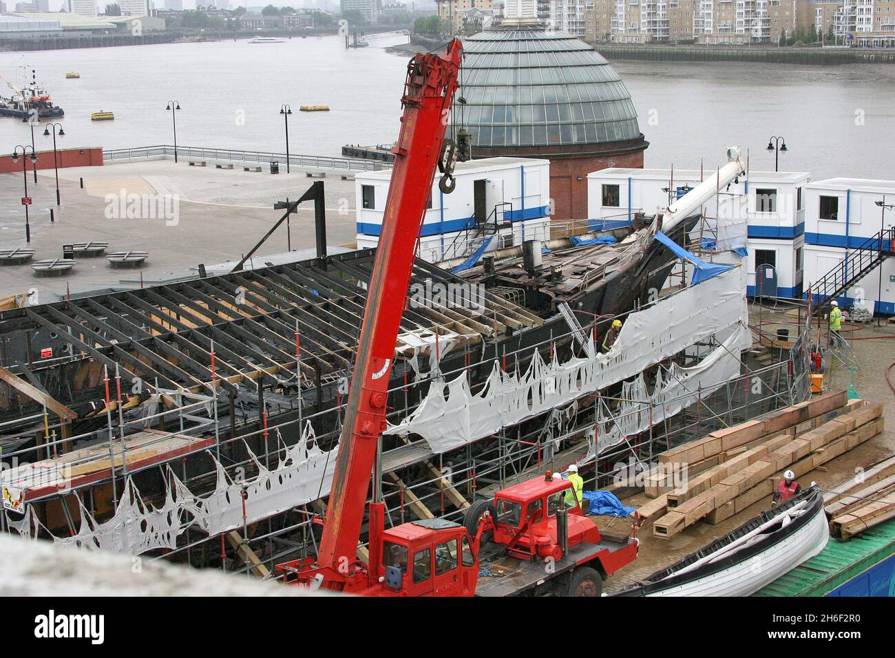 Cutty sark fire 2007 hi-res stock photography and images - Alamy