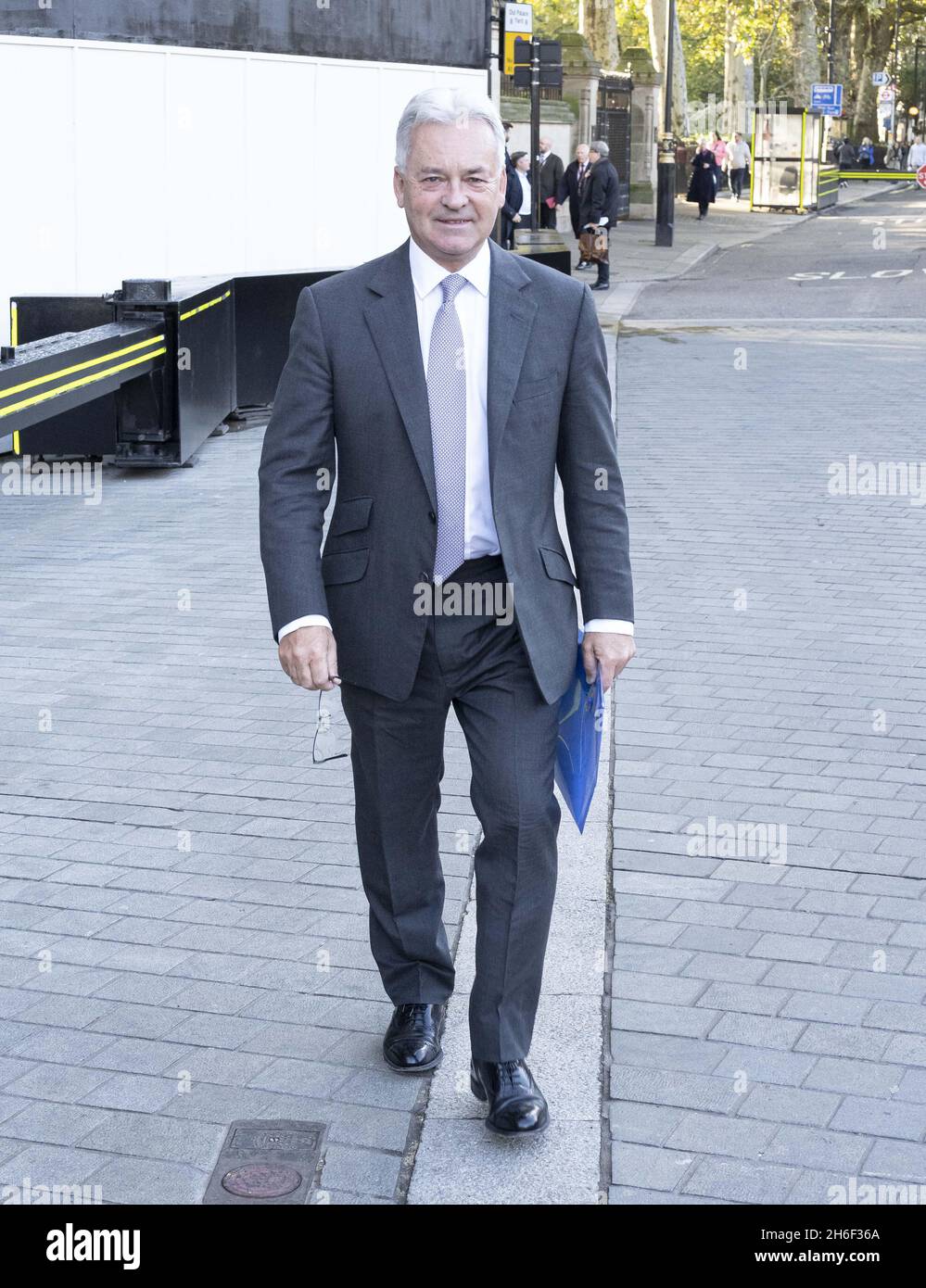 Conservative MP Alan Duncan arrives at the house of commons for todays ...