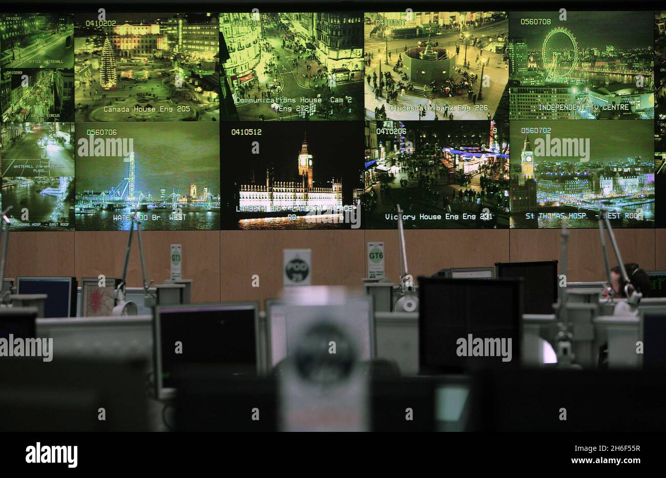 Security Heightened As London Prepares for the New Year. A police ...