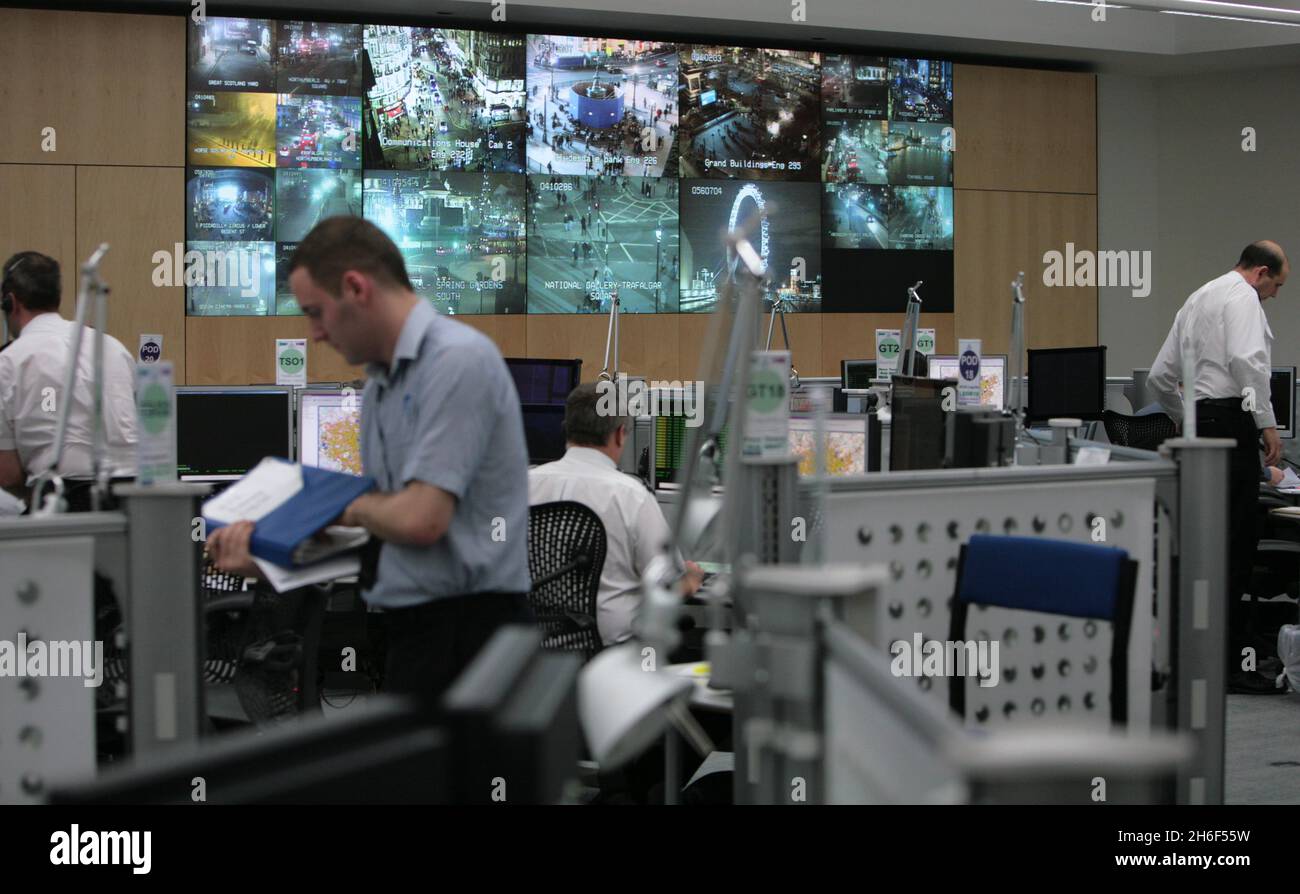 Security Heightened As London Prepares for the New Year. A police ...